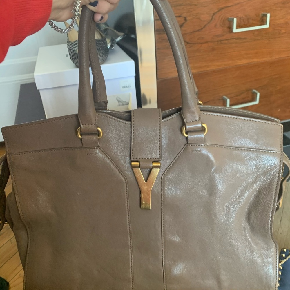 Saint Laurent Ysl Cabas Calfskin Classic Y Bag - Gem